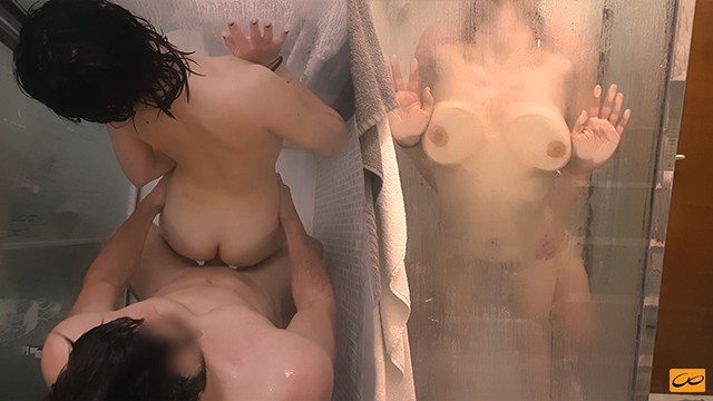 当我们的父母不在时，我在淋浴时操我的继妹 Unlimited Orgasm