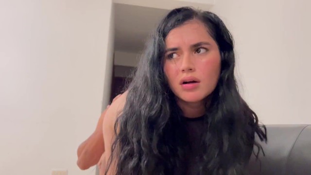 在他的欺负他的女人给他的奖励后，呆子变成了一个男人