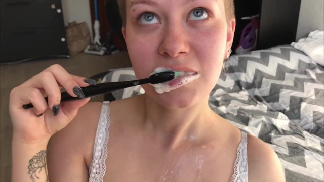 Kinky Couple Brush Teeth With Cum Vilu And Mi